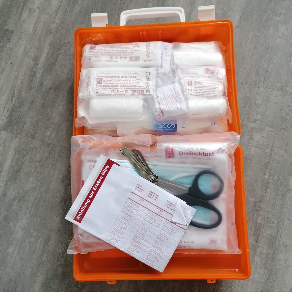 First Aid Only - compact first aid kit DIN 13157 - Prüfengel